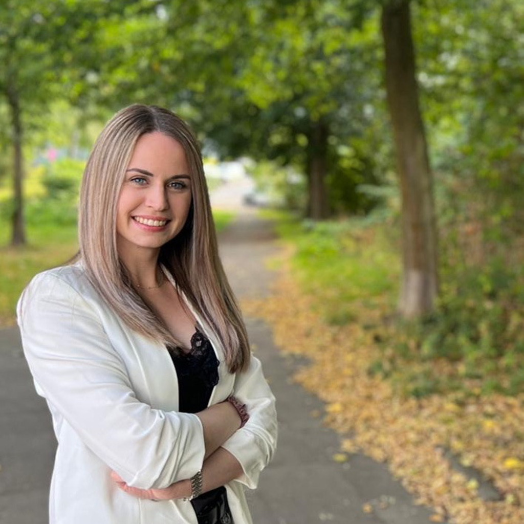 Elena May - Personalsachbearbeiterin, stellv. Sachgruppenleitung ...