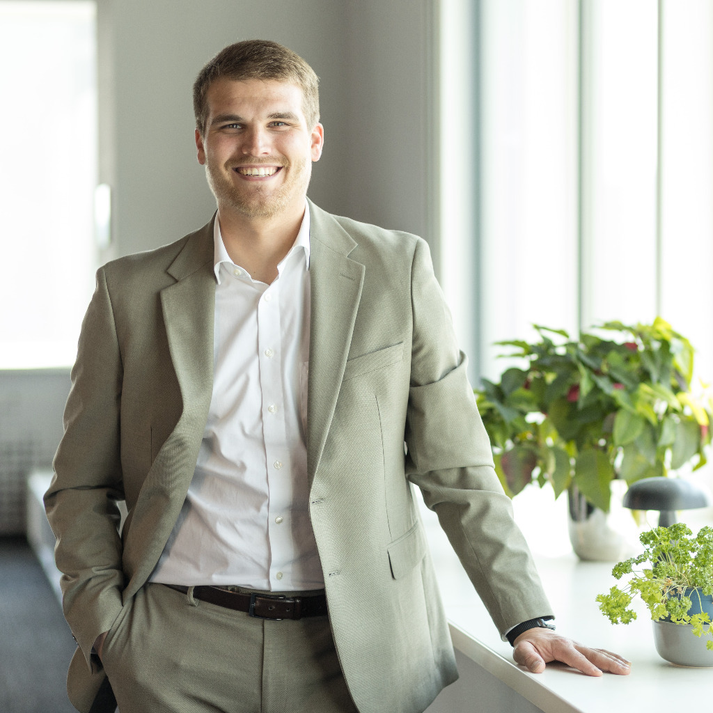 Christoph Illguth - Senior Recruitment Consultant - engaged & Company ...