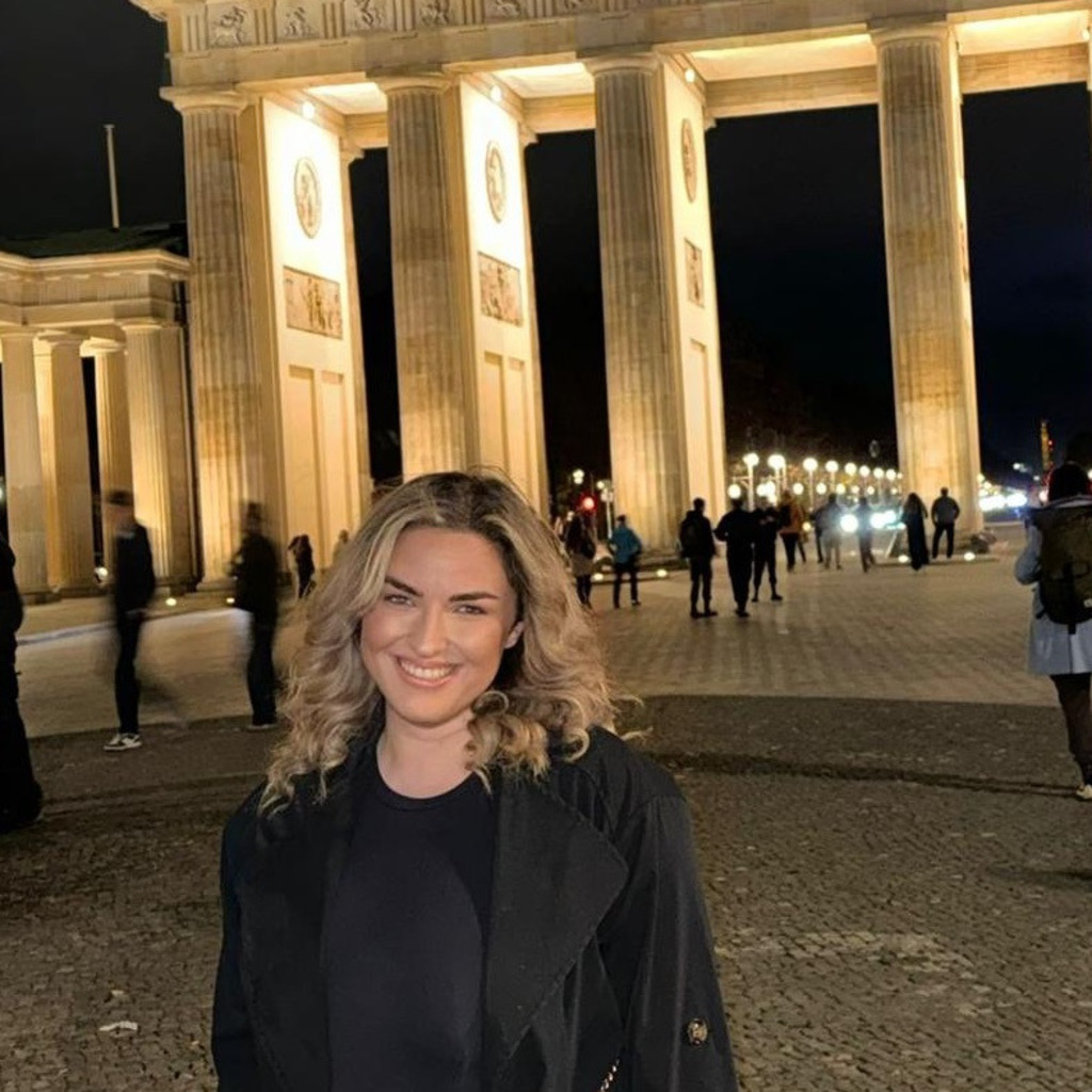 Sara Nikqi - Verkäuferin - Telefónica Deutschland Gruppe | XING