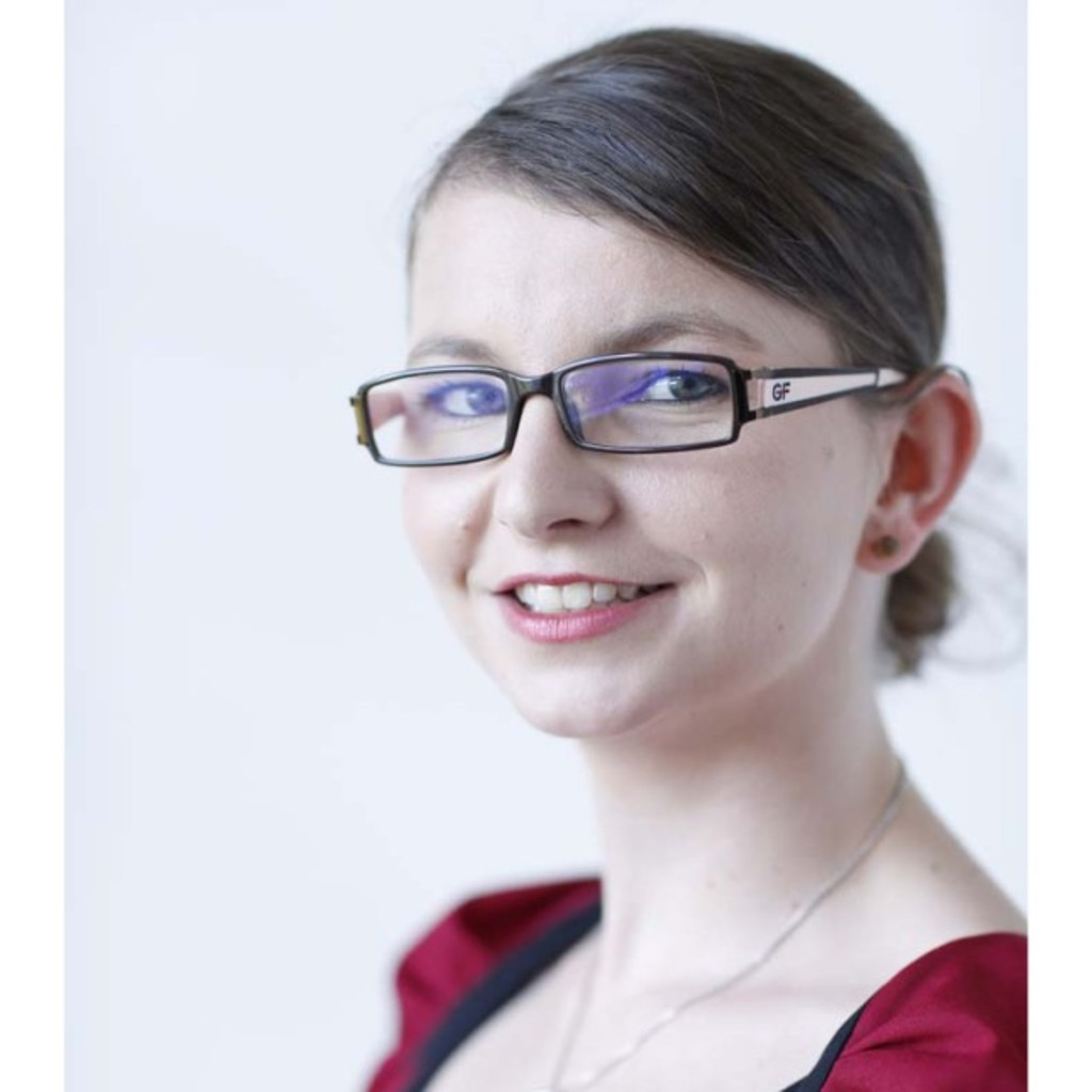 Marina Beck - Digital Communications Strategist - Easy Social Media Ltd ...