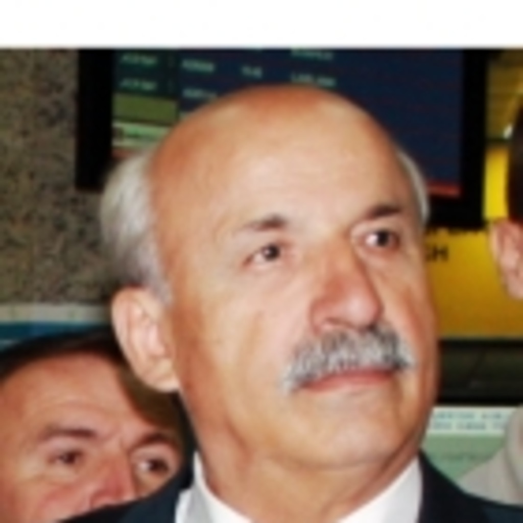 Prof. Dr. Mujë Rugova - Rektori i Univeristetit të Prishtinës ...