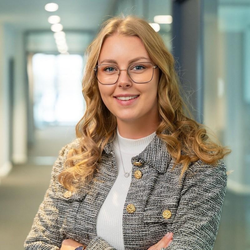 Nadine Heinrich - Buchhalterin & IT - AWI TREUHAND Steuerberatungsgesellschaft GmbH & Co. KG | XING