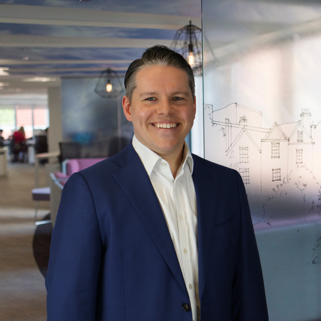 Stuart Macarthur - Talent Solutions Director - iO Associates | XING