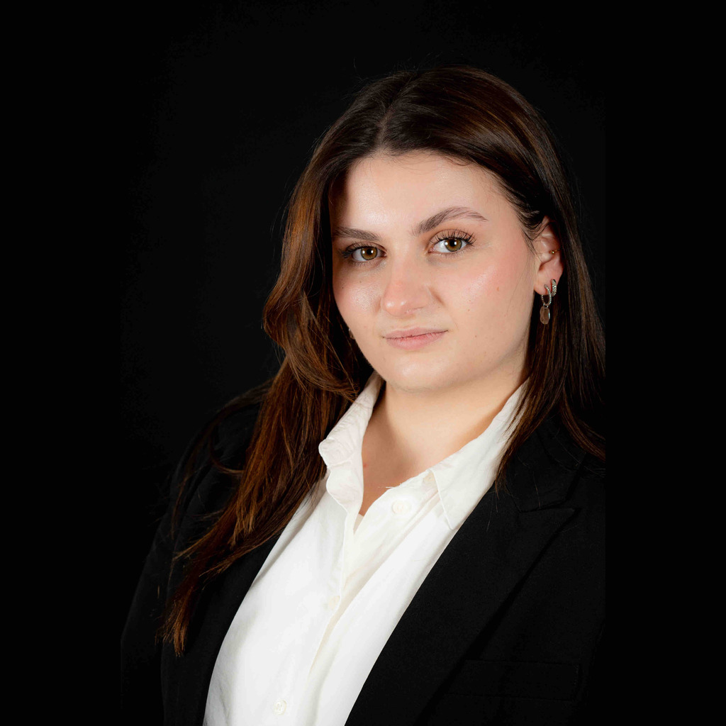 Emelie-jean Stranz - Fachkraft für Lagerlogistik - DACHSER SE | XING