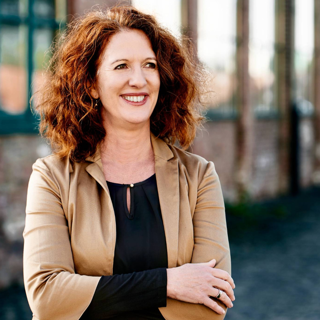 Sandra Wegmeyer Human Resources Director CWE Region H H International A S XING sandra-wegmeyer-human-resources-director-cwe-region-h-h-international-a-s-xing