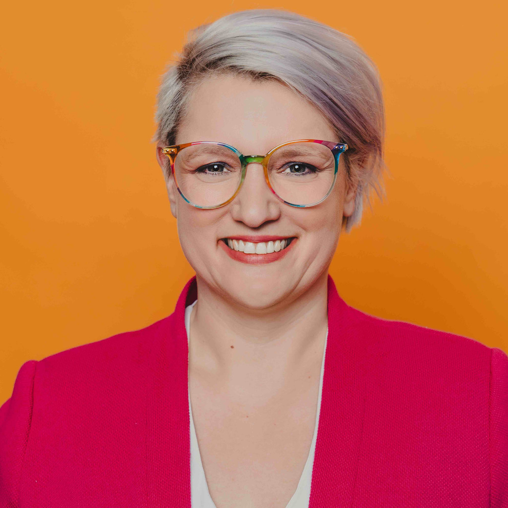 Anne Funke's Instagram, Twitter & Facebook on IDCrawl