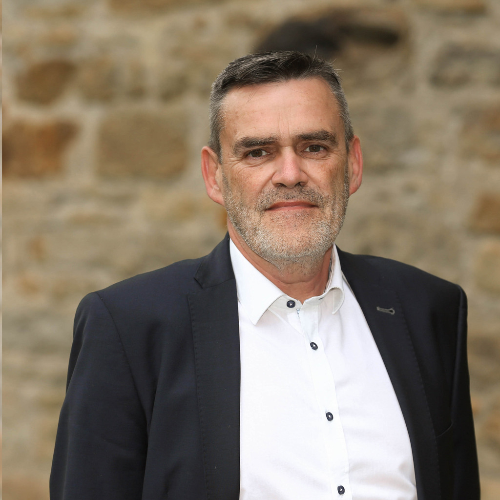 Frank Schulz - Regionaldirektor Private Banking - Volksbank Hameln ...