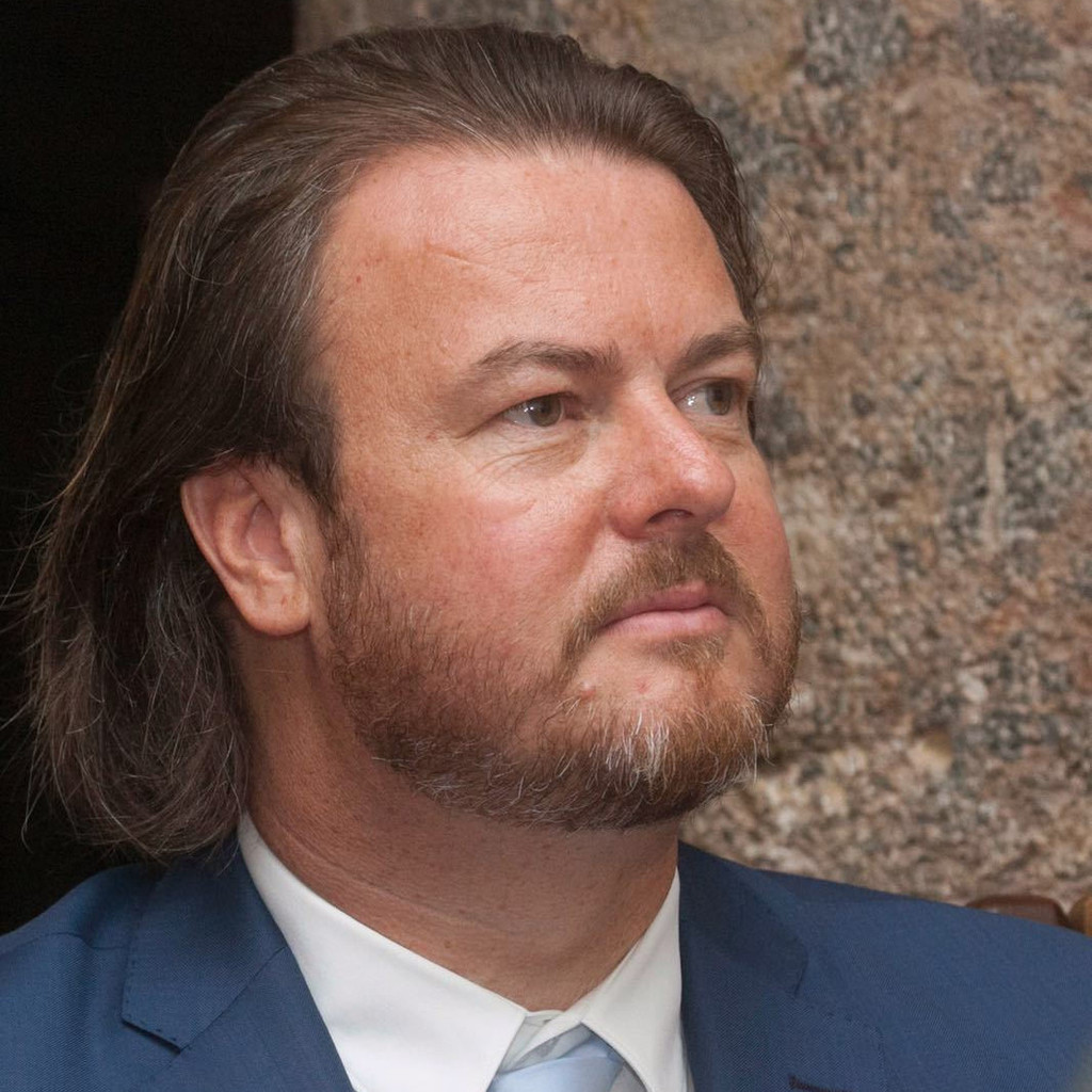 Peter Strasser - Schulungsreferent - Miele GmbH | XING