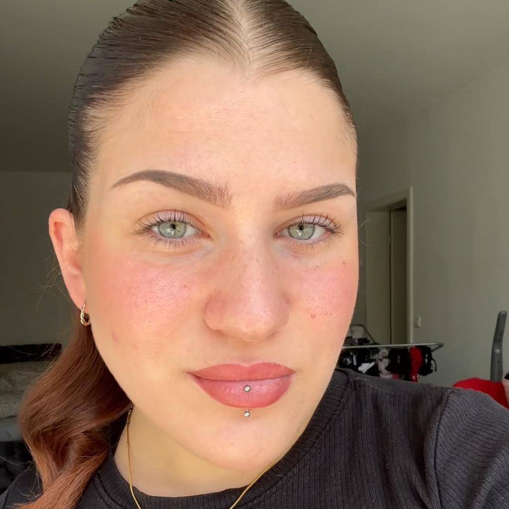 Elay Safiye Örnek - Rettungsdiensthelferin - Johanniter-Unfall-Hilfe e ...