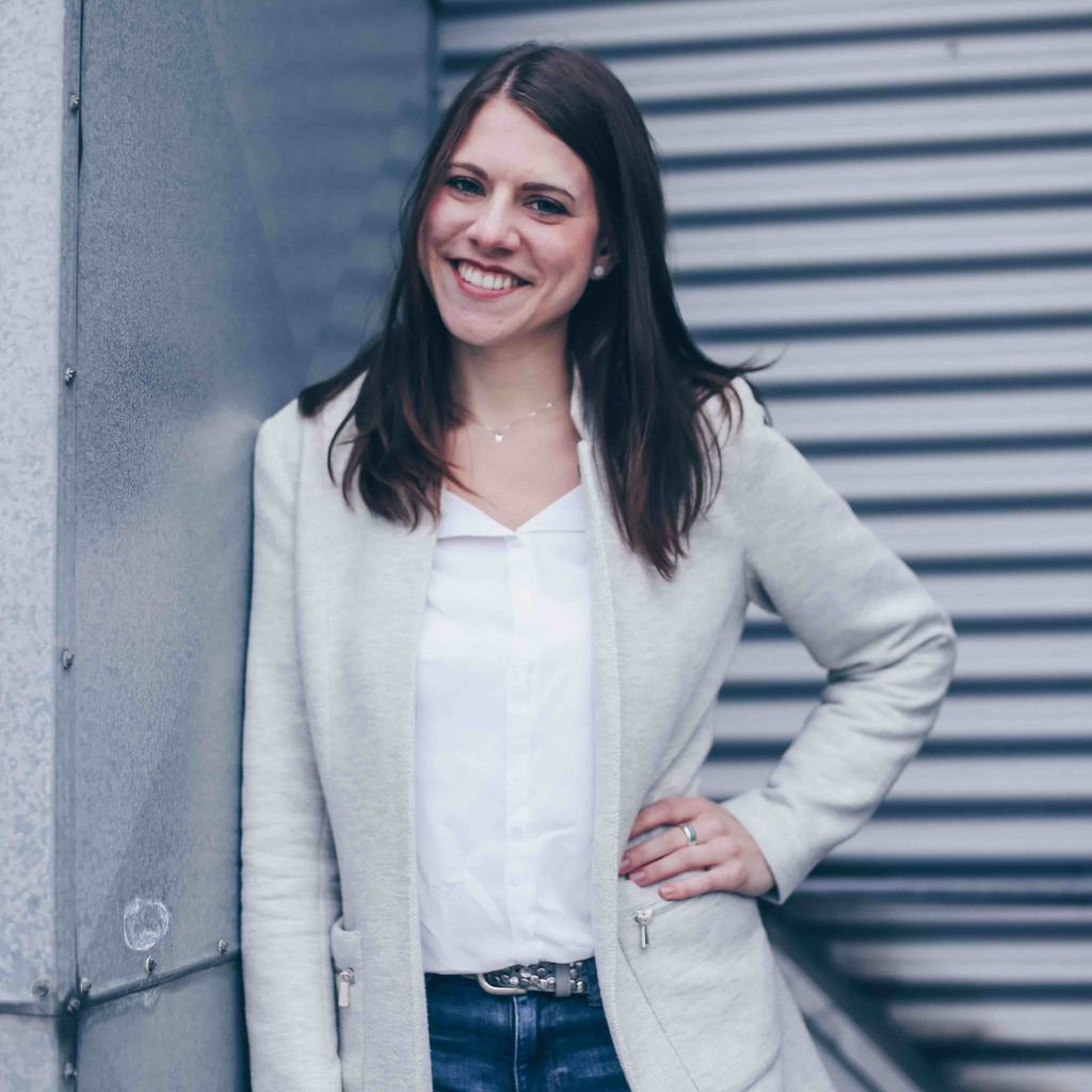 Lisa Oppermann in der Personensuche von Das Telefonbuch