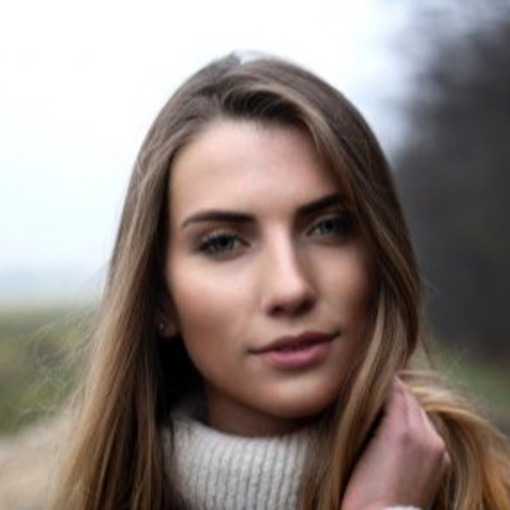 Emma Webbla - Content Manager - Authreviews | XING