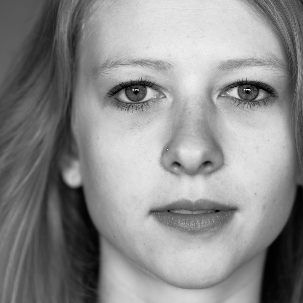 Alexandra Thiel's Instagram, Twitter & Facebook on IDCrawl