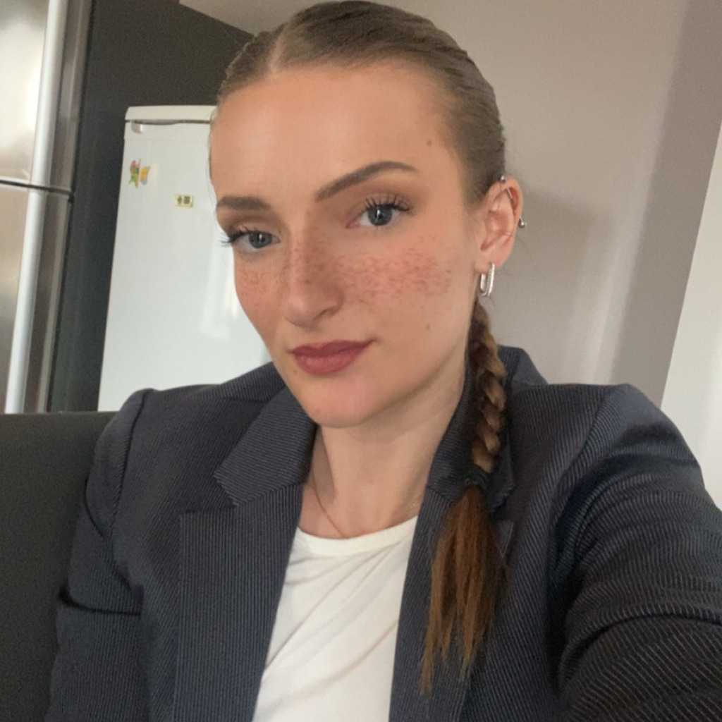 elise merlin - Assistant d'éducation - Lycée agricole | XING