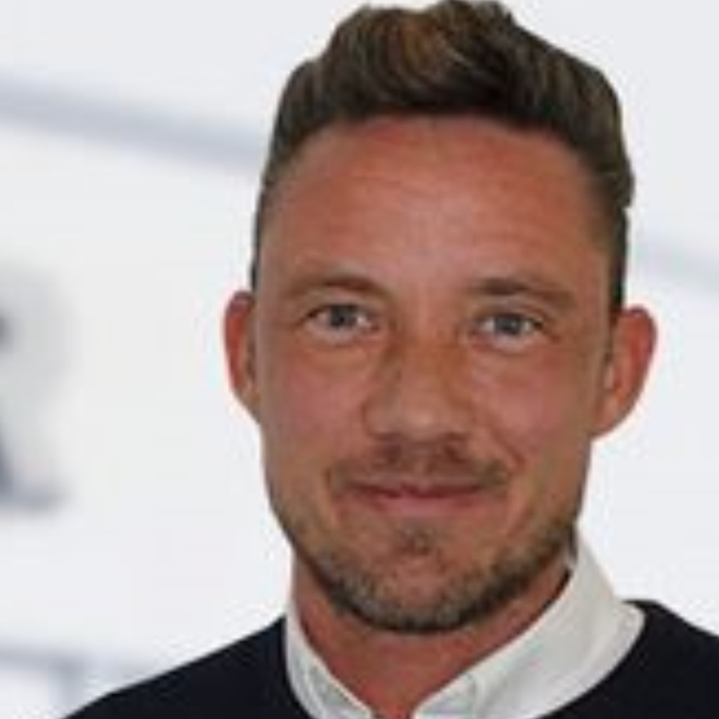 Oliver Piotrowski - Zertifizierter Mercedes-Benz Neuwagenverkäufer ...