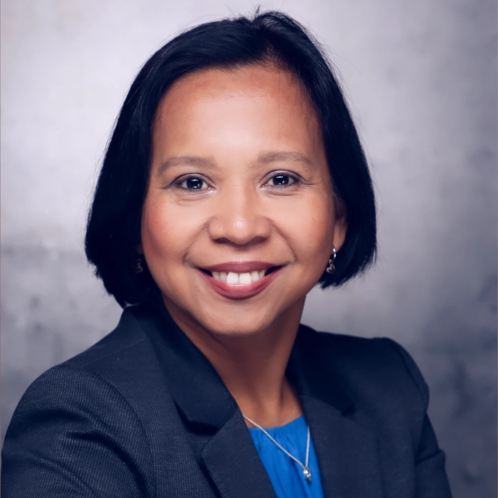 Mary Jen Decker-Hammer - Accountant Debitoren - IU Internationale ...