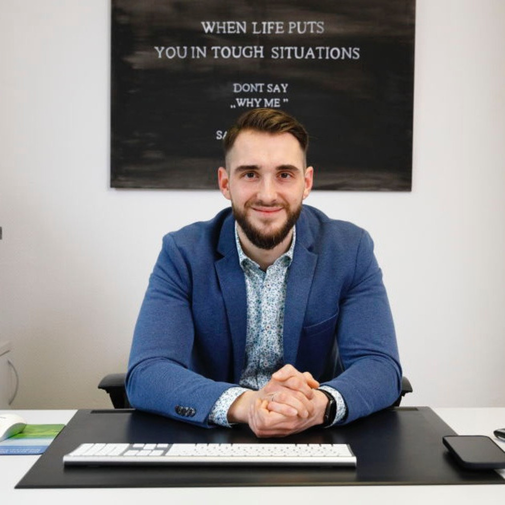 Chris Neumann - Hauptvertreter - VGH Versicherungen Chris Neumann | XING