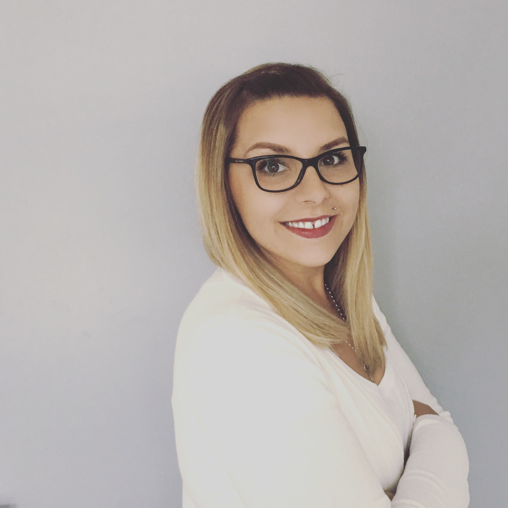 Jessica Bräuning - Sachbearbeiterin - Zurich Versicherung | XING