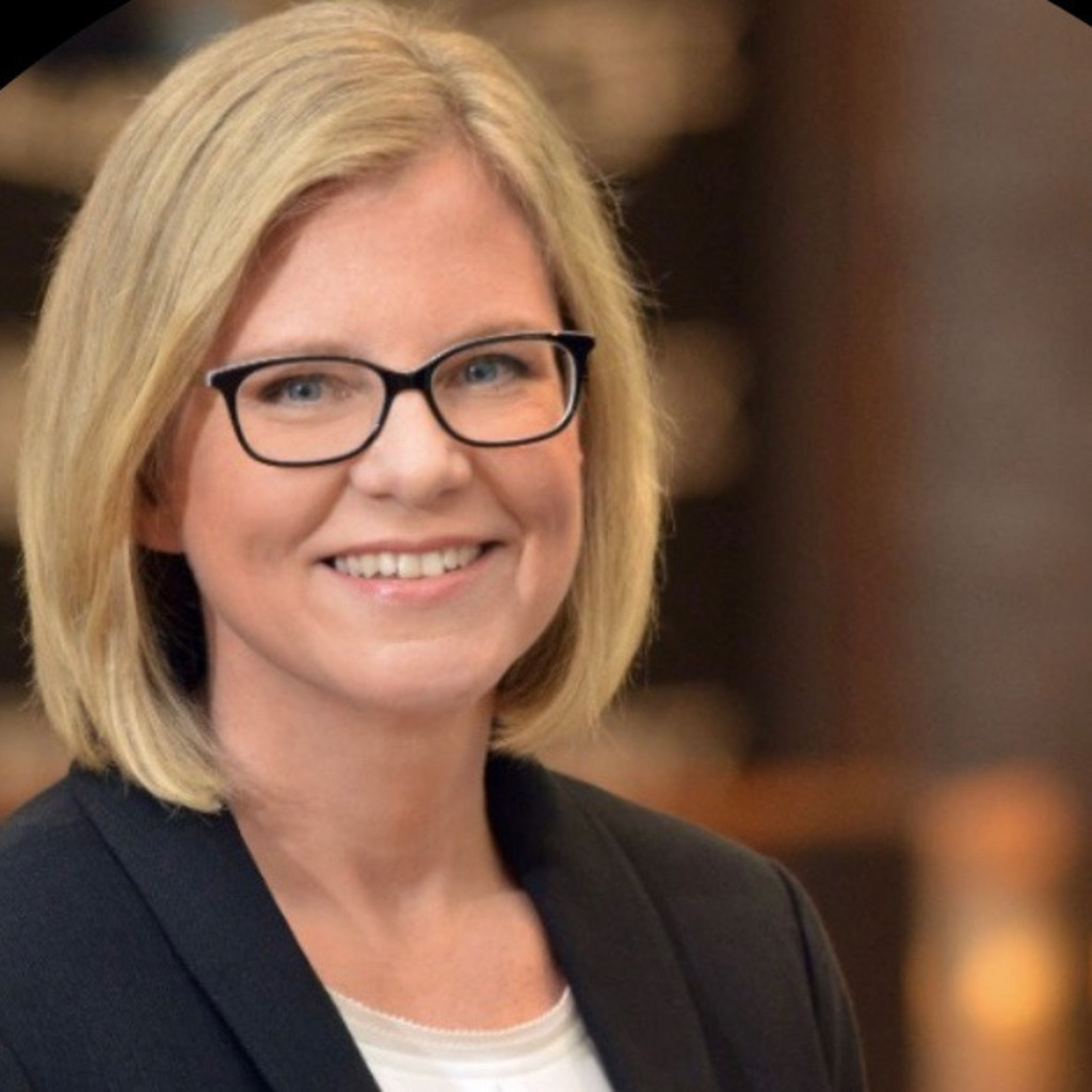 Natalie Busch (sie-ihr) - Geschäftsführerin & Head of Human Resources ...