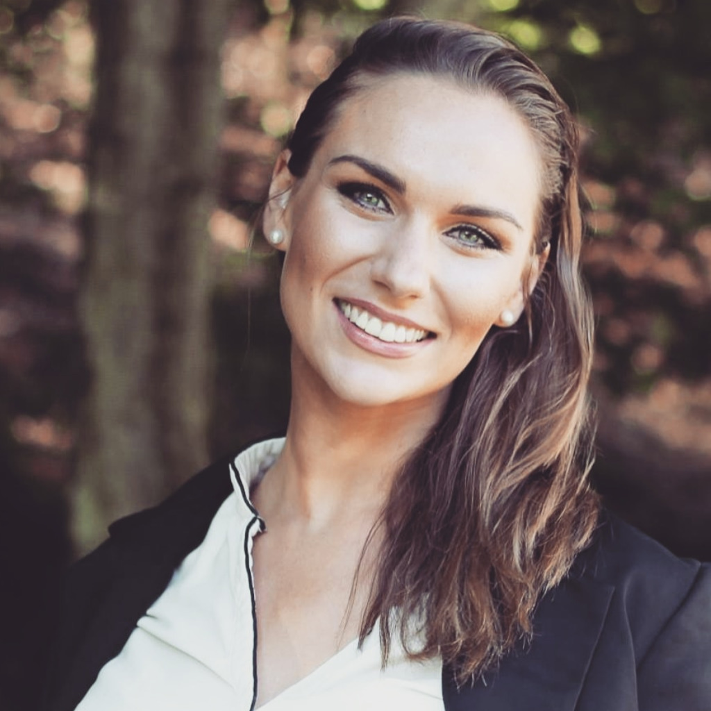 Alexandra Heyden - Influencer Marketing & Künstler Management - HEYLLO ...