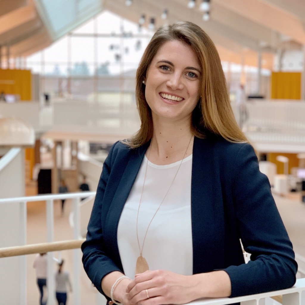 Anna Alex - Teamverantwortliche Mitarbeitergewinnung und -beratung ...