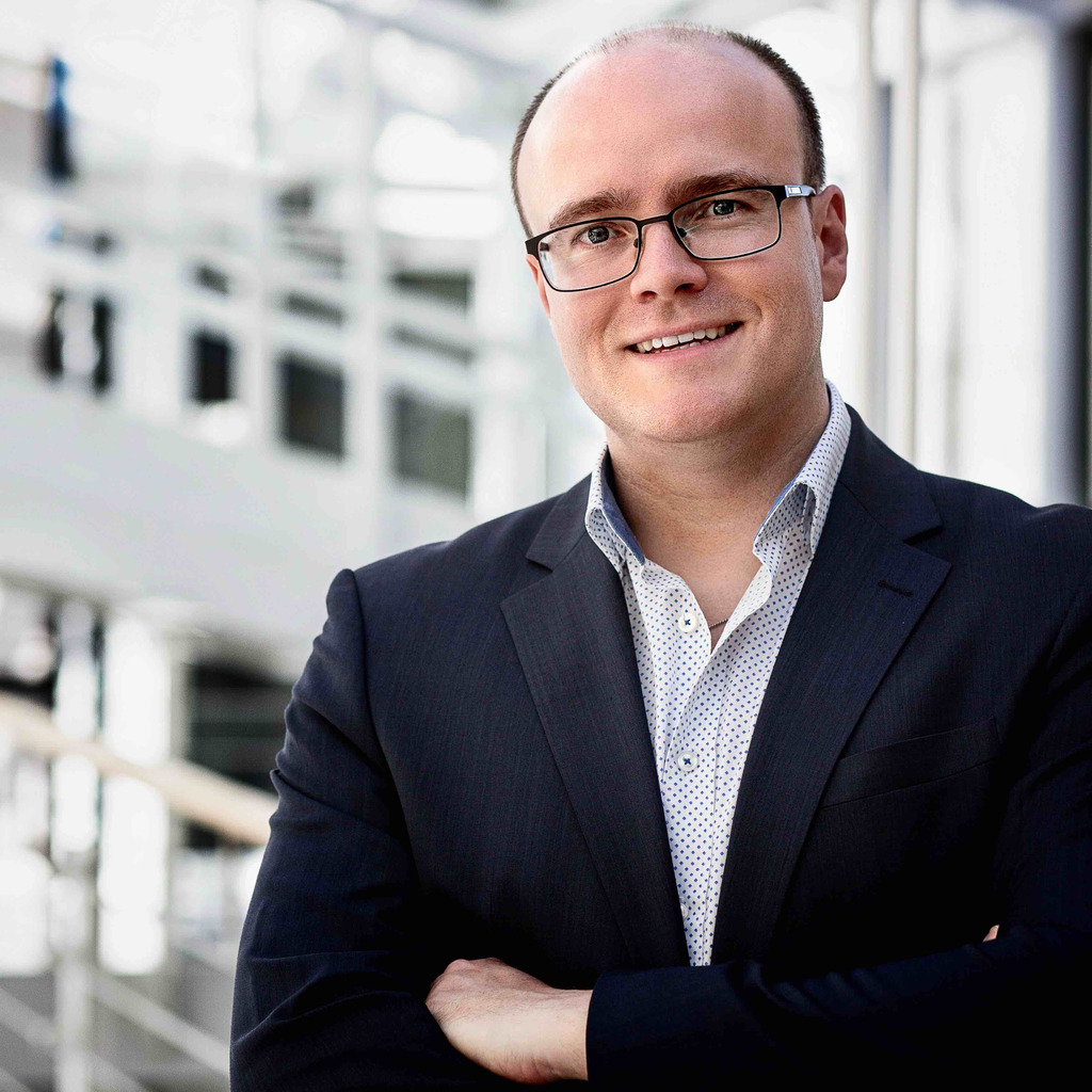 Michael Robert Müller - Referatsleiter Produktentwicklung Biometrische ...