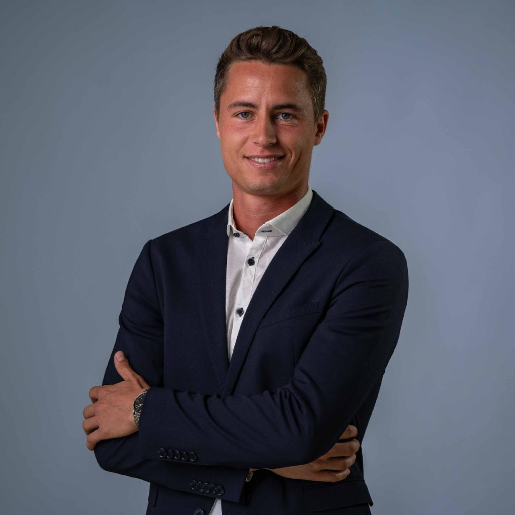 Christian Engelmann - Junior Manager Sales & Solutions - Adecco ...