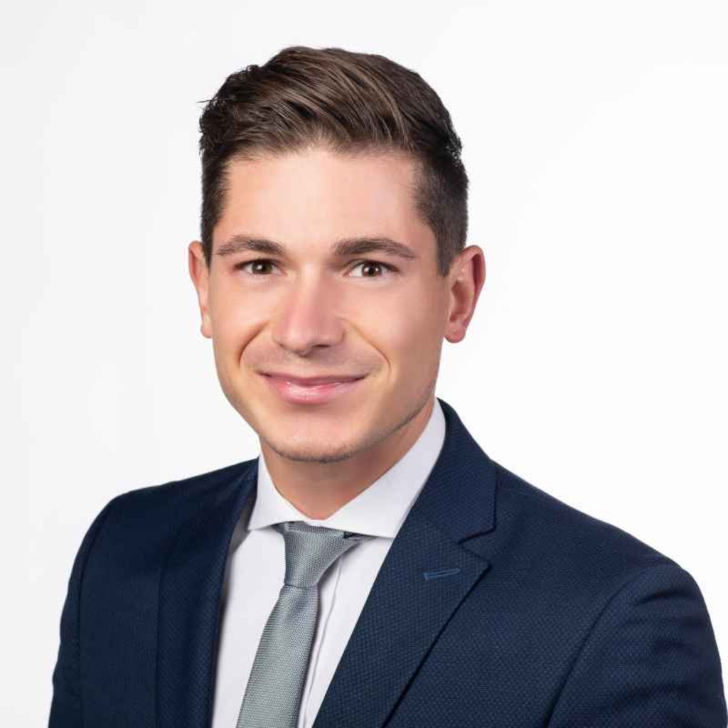 Maximilian Weiss - Internationale Betriebswirtschaftslehre - Hochschule ...