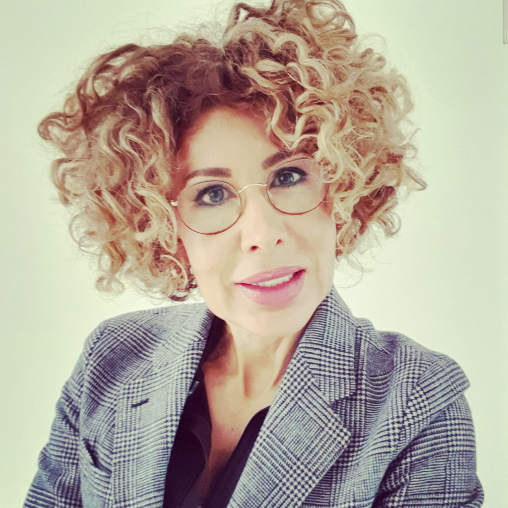 Elsa Flores's Instagram, Twitter & Facebook on IDCrawl