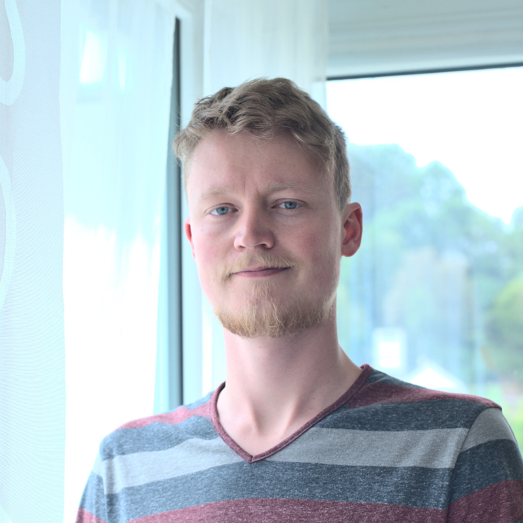 Tom Genenz - Entwicklungsingenieur - Porsche Engineering Services | XING