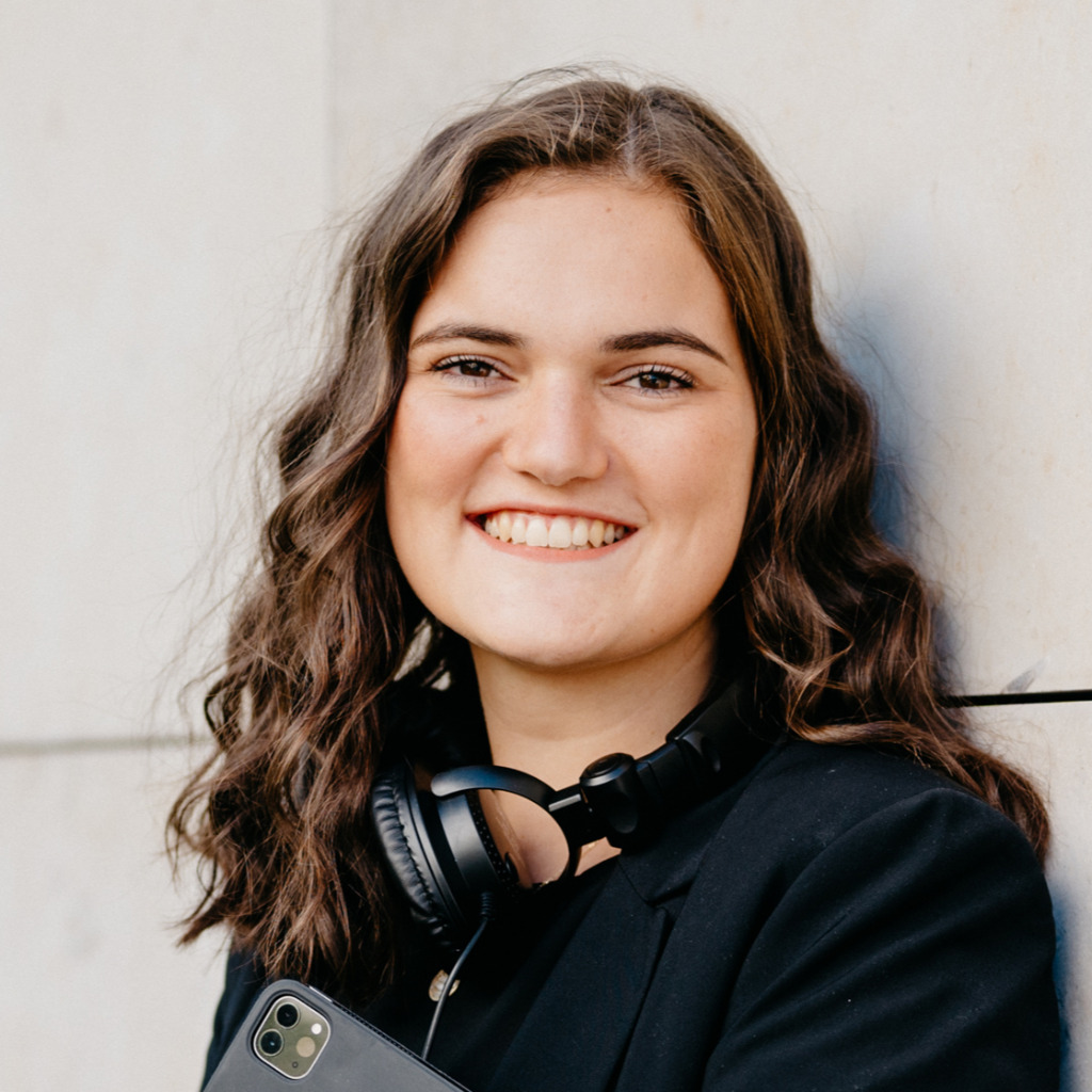 Lisa Schenkl - Creative Business Manager - Lisa Schenkl - Creative ...