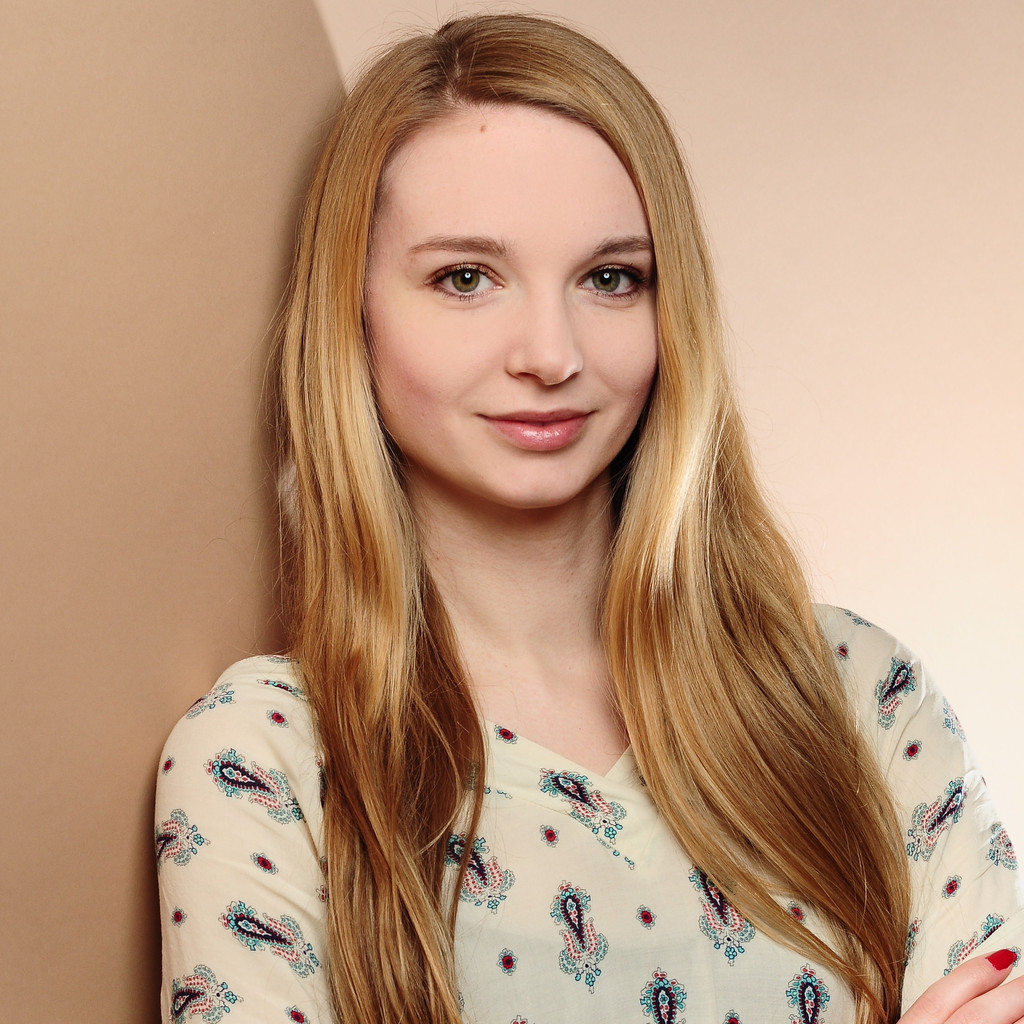 Annette Cynthia Friedl - Bekleidungstechnikerin in der Produktion ...