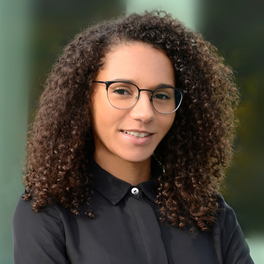 Laura Wölfl - Business Analyst - CodeCamp:N | XING