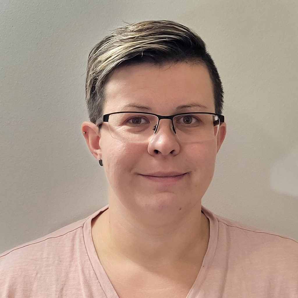 Julia Effmert - Teamleiterin Materialfluss - FIEGE Unna GmbH & Co.KG | XING