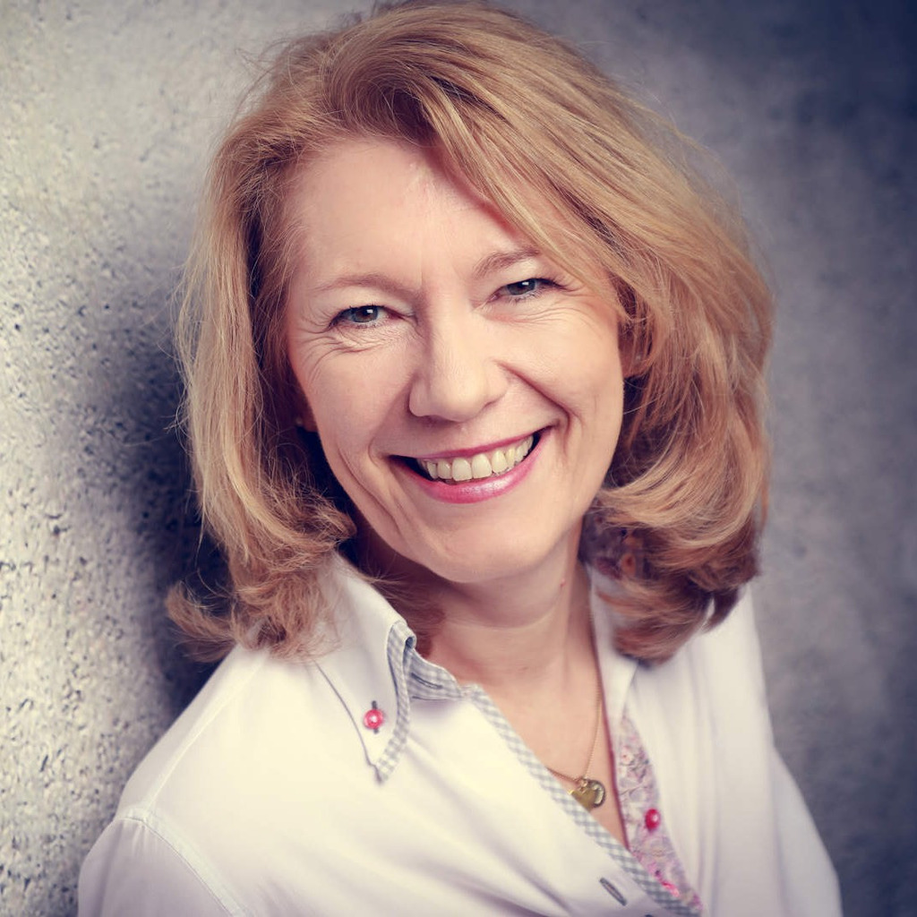 Angela Giacomin - Mitglied des Vorstands - Hamburg Commercial Bank ...