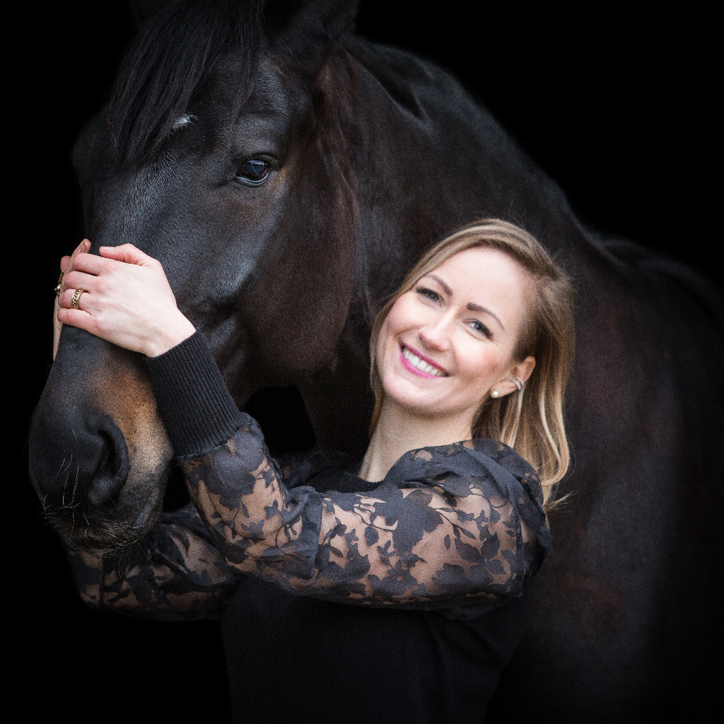 Lisa Cowell - Business owner - Forst Horses | XING