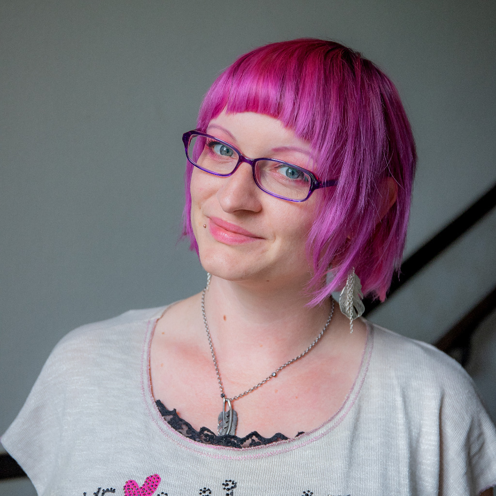 Isabell Thomas - Grafikerin - TopMedia Verlags GmbH | XING