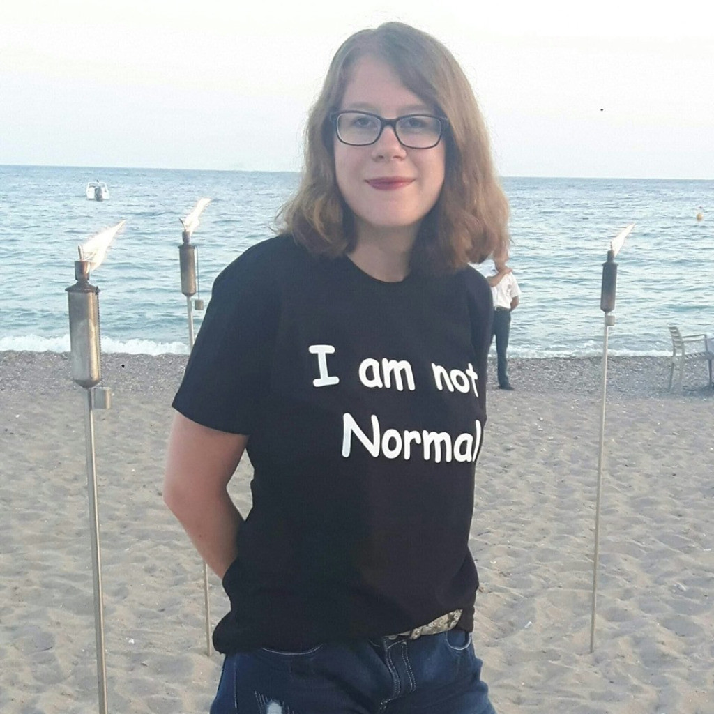 Sarah Heckers - Sachbearbeiterin Vertrieb – E-Commerce - Heinrich ...