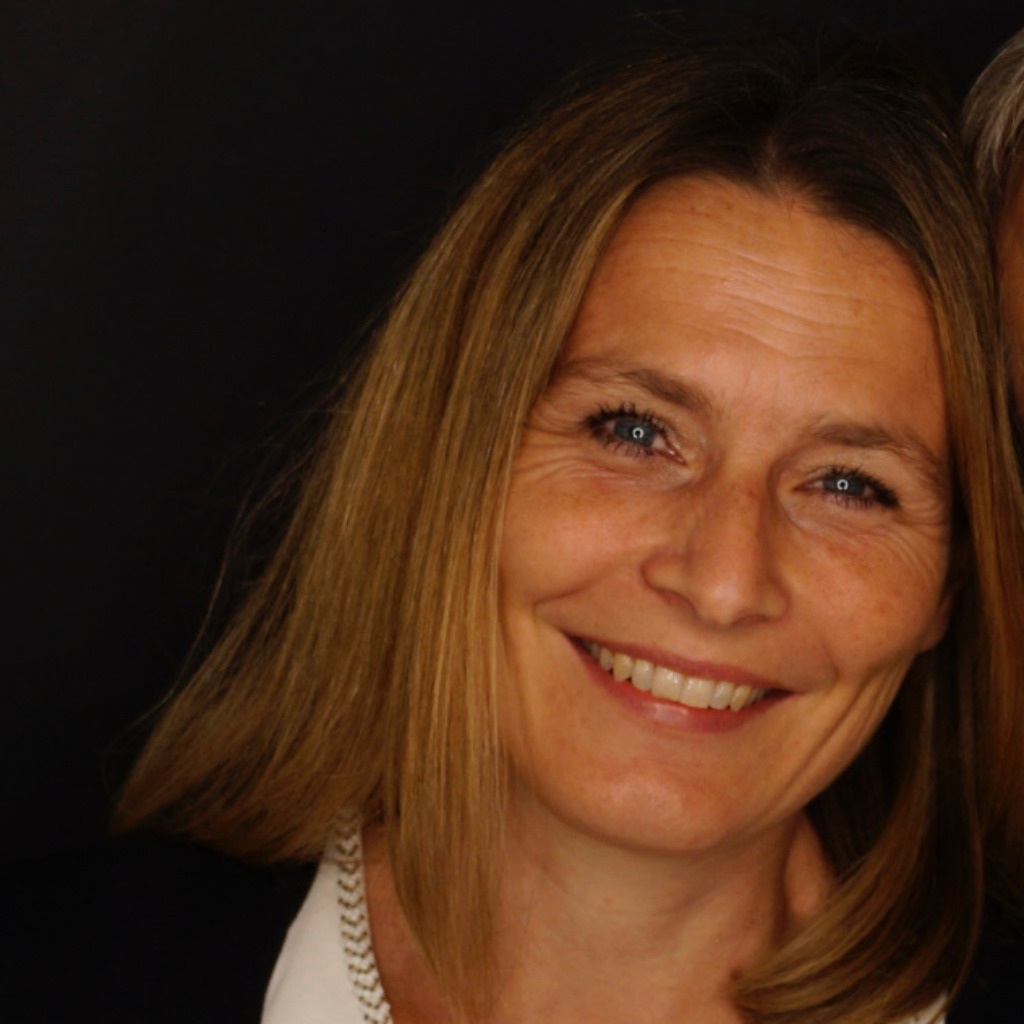 Sandra Michael's Instagram, Twitter & Facebook on IDCrawl