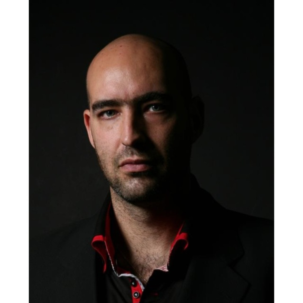 Dominique Riefstahl - Race Engineer - Mercedes AMG F1 Team | XING