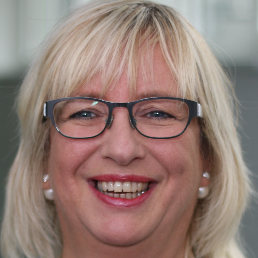 Andrea Kern's Instagram, Twitter & Facebook on IDCrawl