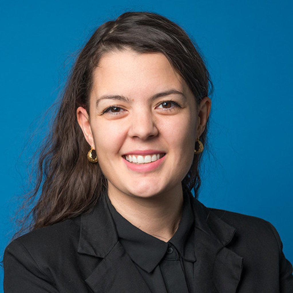 Cynthia Hofmann - Senior Marktmanager Investment Marketing ...