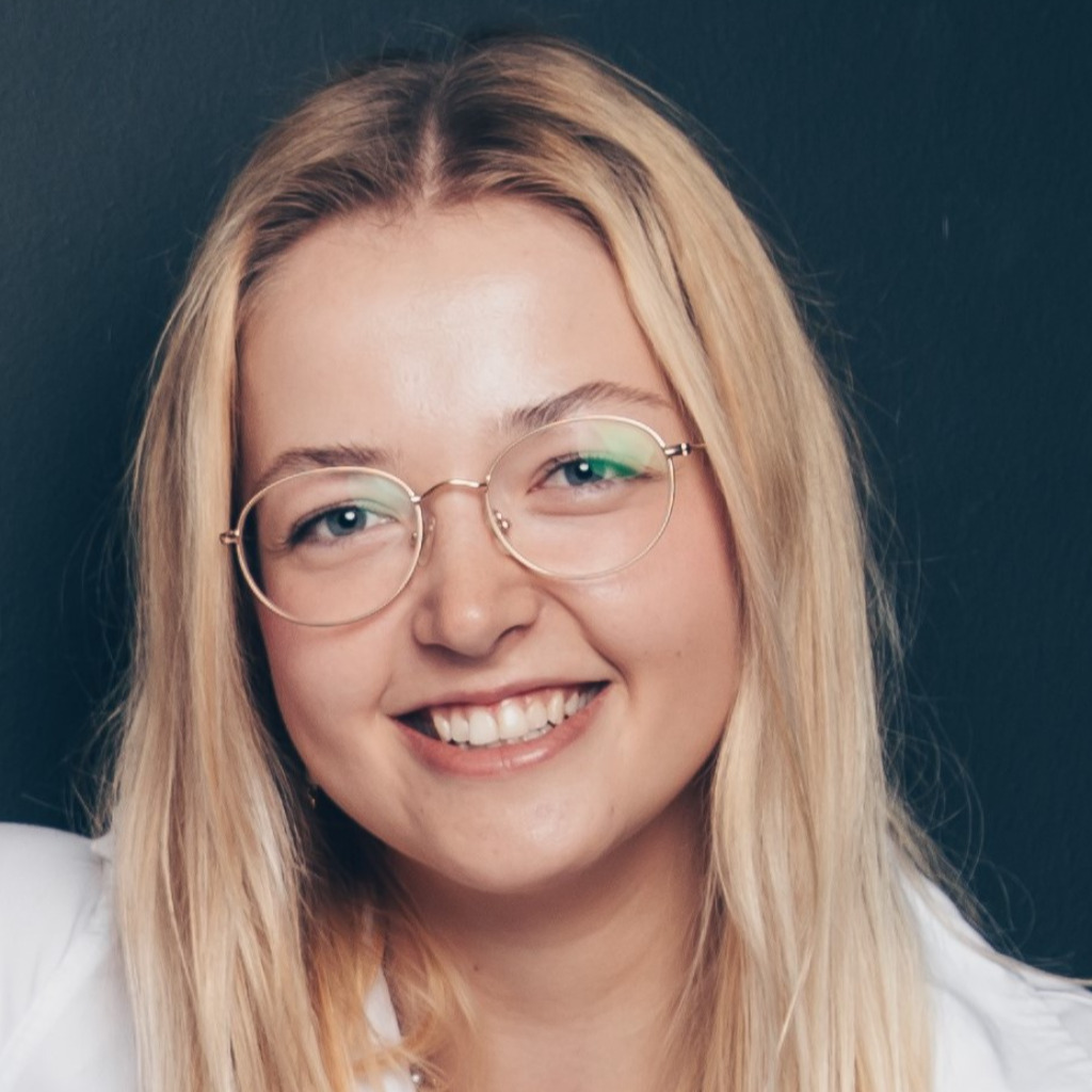 Emily Rada - Werkstudentin Finance & Human Resources - Hays AG | XING