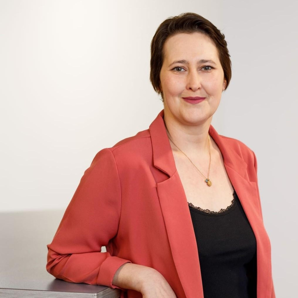 Anna Budsinski - Personaldisponent - FARA Personal | XING