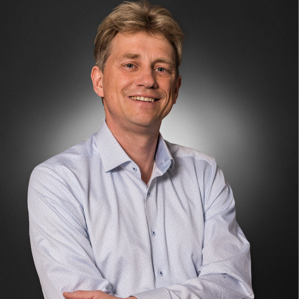 Thomas Scheck - director of service management / Bereichsleiter ...