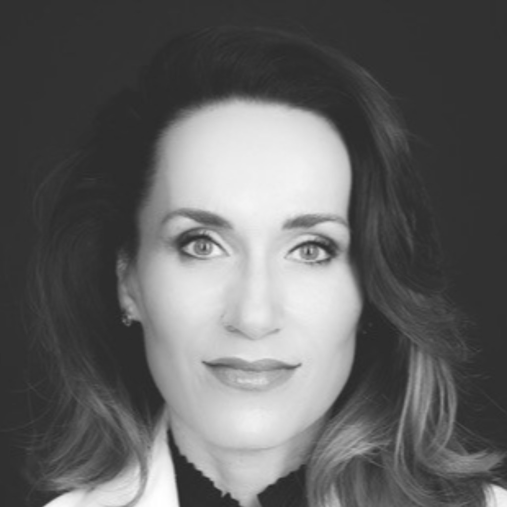 Daniela Renz - Director Education & CUSTOMER EXPERIENCE - M2 BEAUTÉ ...