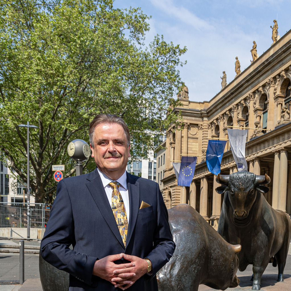 Michael Neumann - Gründungsmitglied und Vorstand, Chief Executive ...