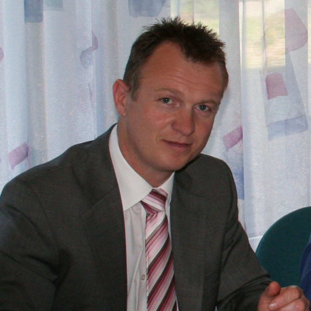 Alexander Pflaumer - Geschäftsführer - Pflaumer Möbel zum Leben | XING