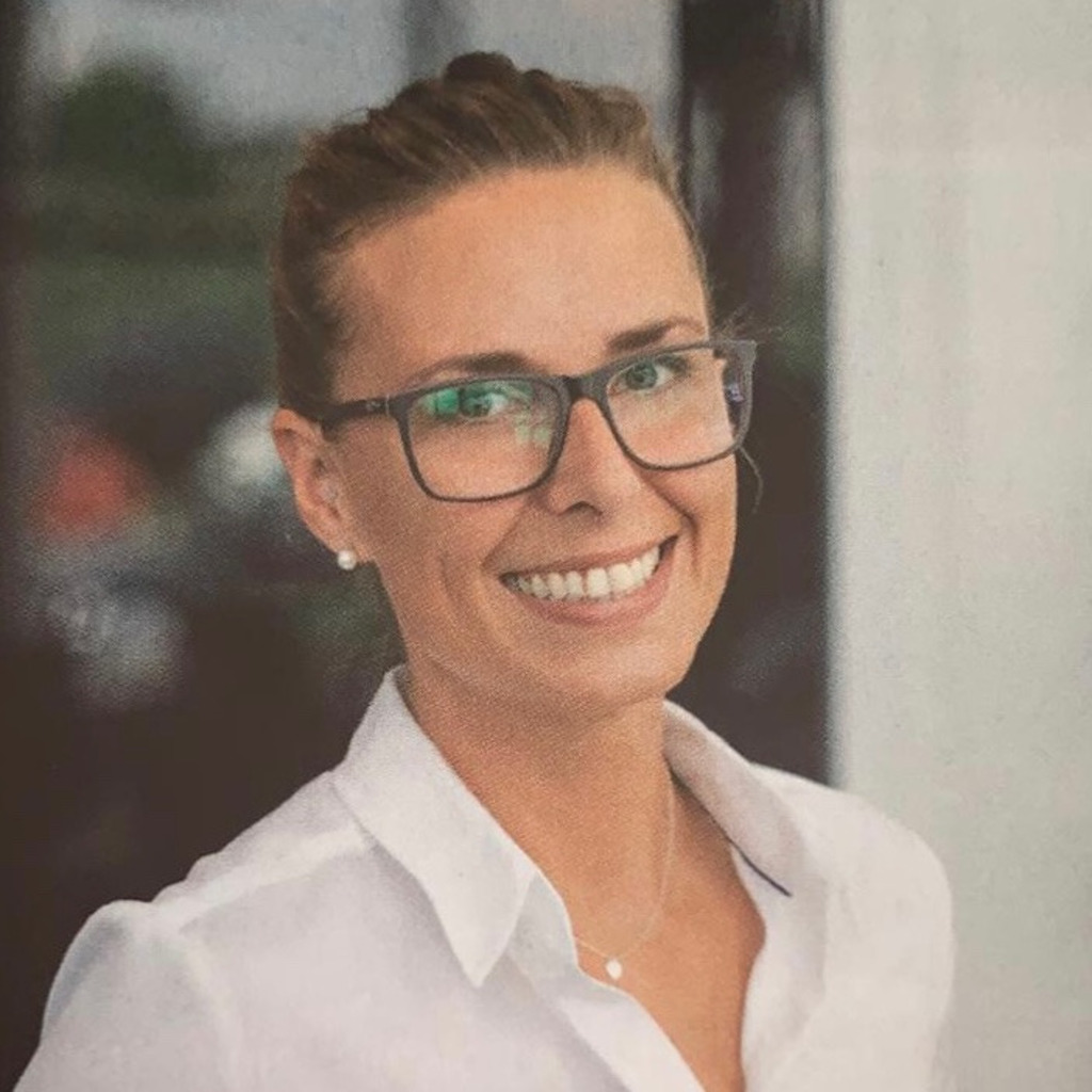 Michaela Thomas - Geprüft Automobilverkäuferin - LEXUS Forum Mühldorf ...
