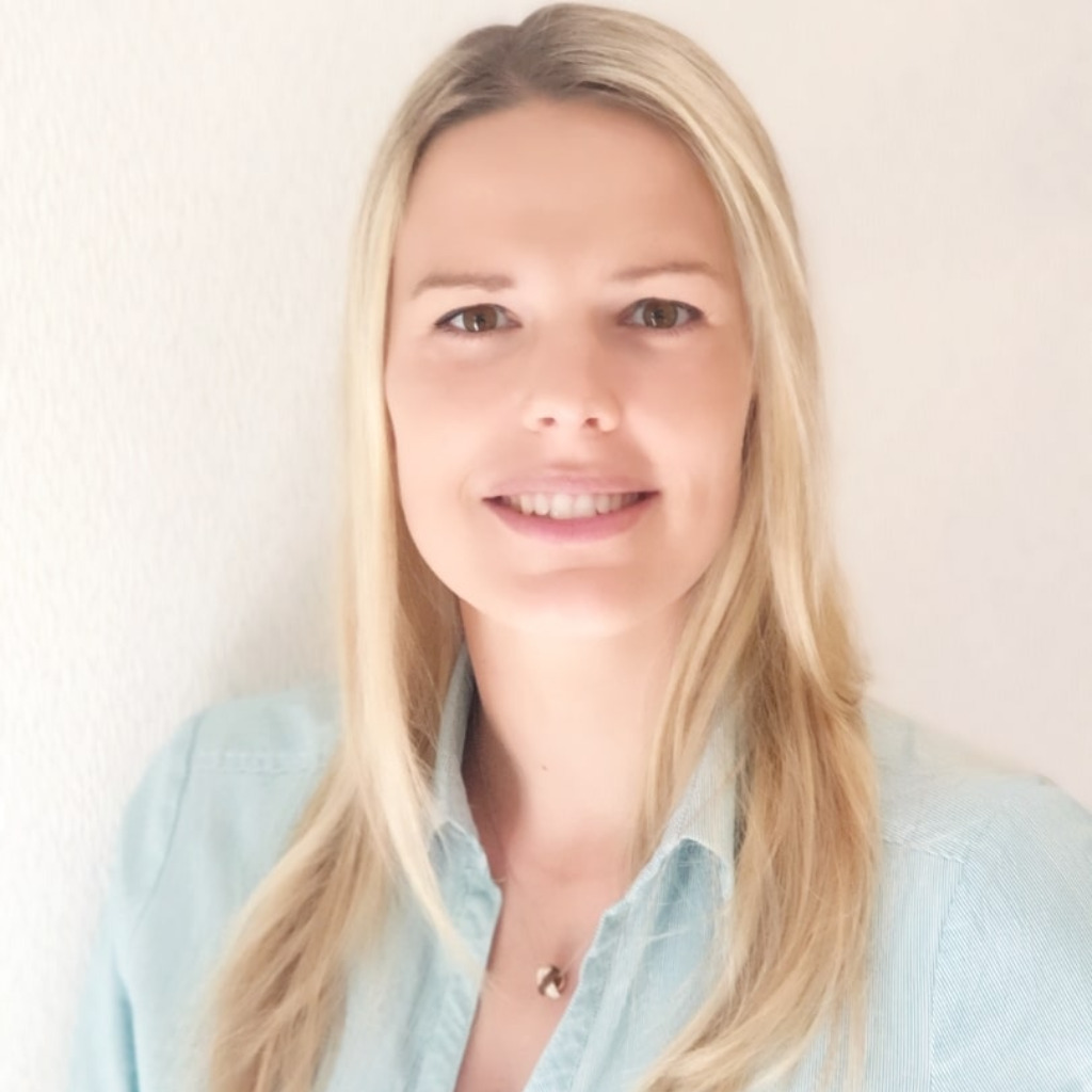 Julia Hahn's Instagram, Twitter & Facebook on IDCrawl