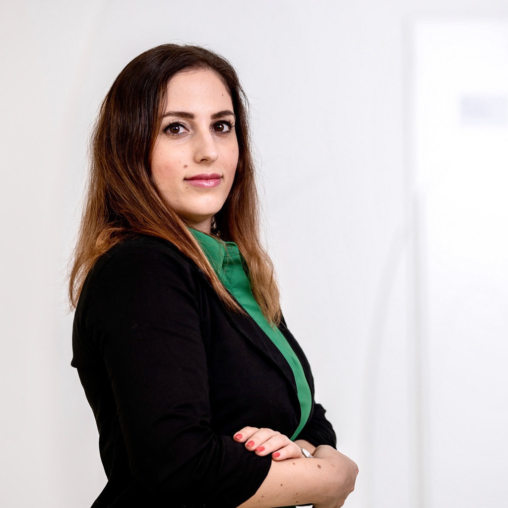 Julia Azarpour - Senior Specialist and Coordinator Customer Services ...